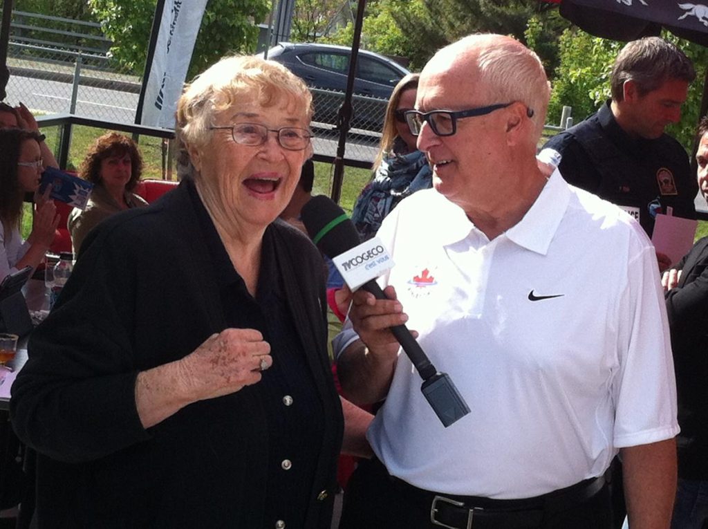 Une rare apparition de «Sœur Edna» - Le Reflet du Lac