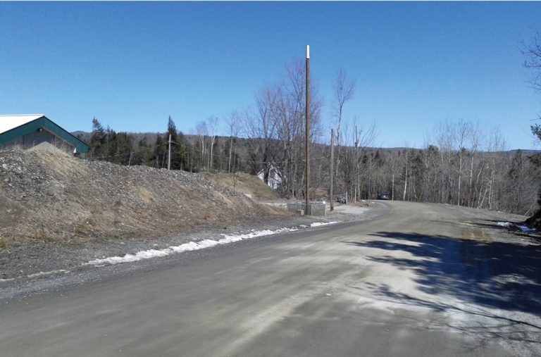 Bell propose un poteau plutôt qu'une tour à Orford - Le Reflet du Lac
