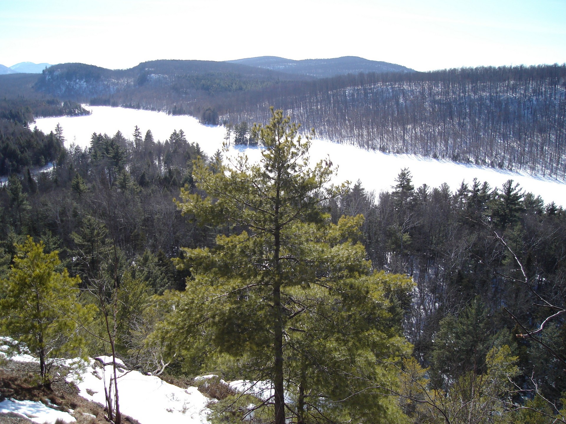 Parc national du Mont-Orford: un lac privé des Bombardier au cœur des ...