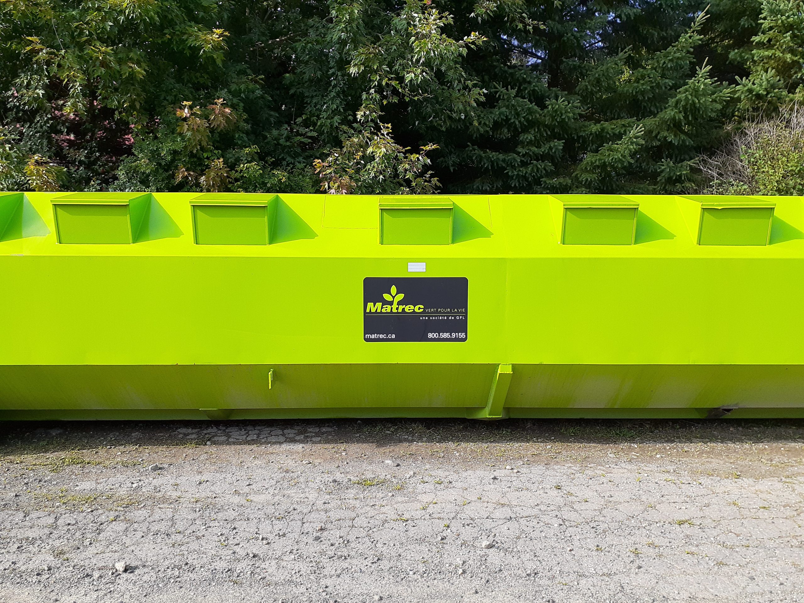 Le Canton de Stanstead se dote d'un conteneur de verre - Le Reflet du Lac