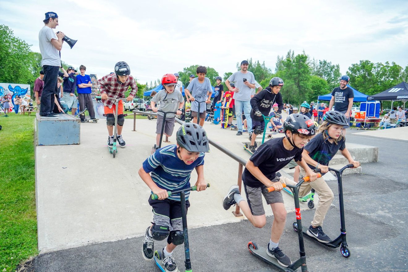 Magog célèbre la Journée internationale du «skateboard» (photos) - Le Reflet du Lac