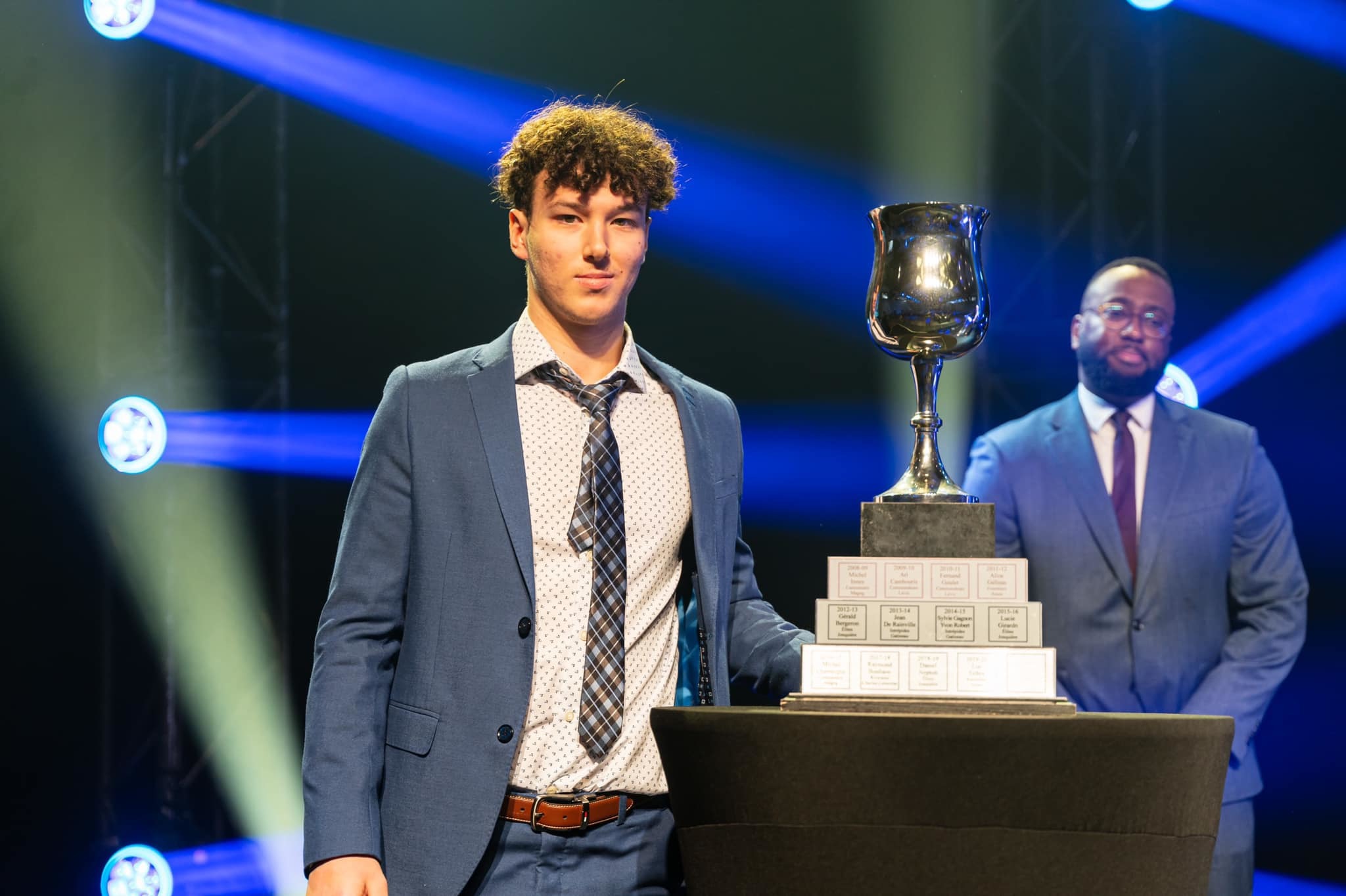 Antoine Fontaine remporte le Trophée Patrice Bergeron - Le Reflet du Lac