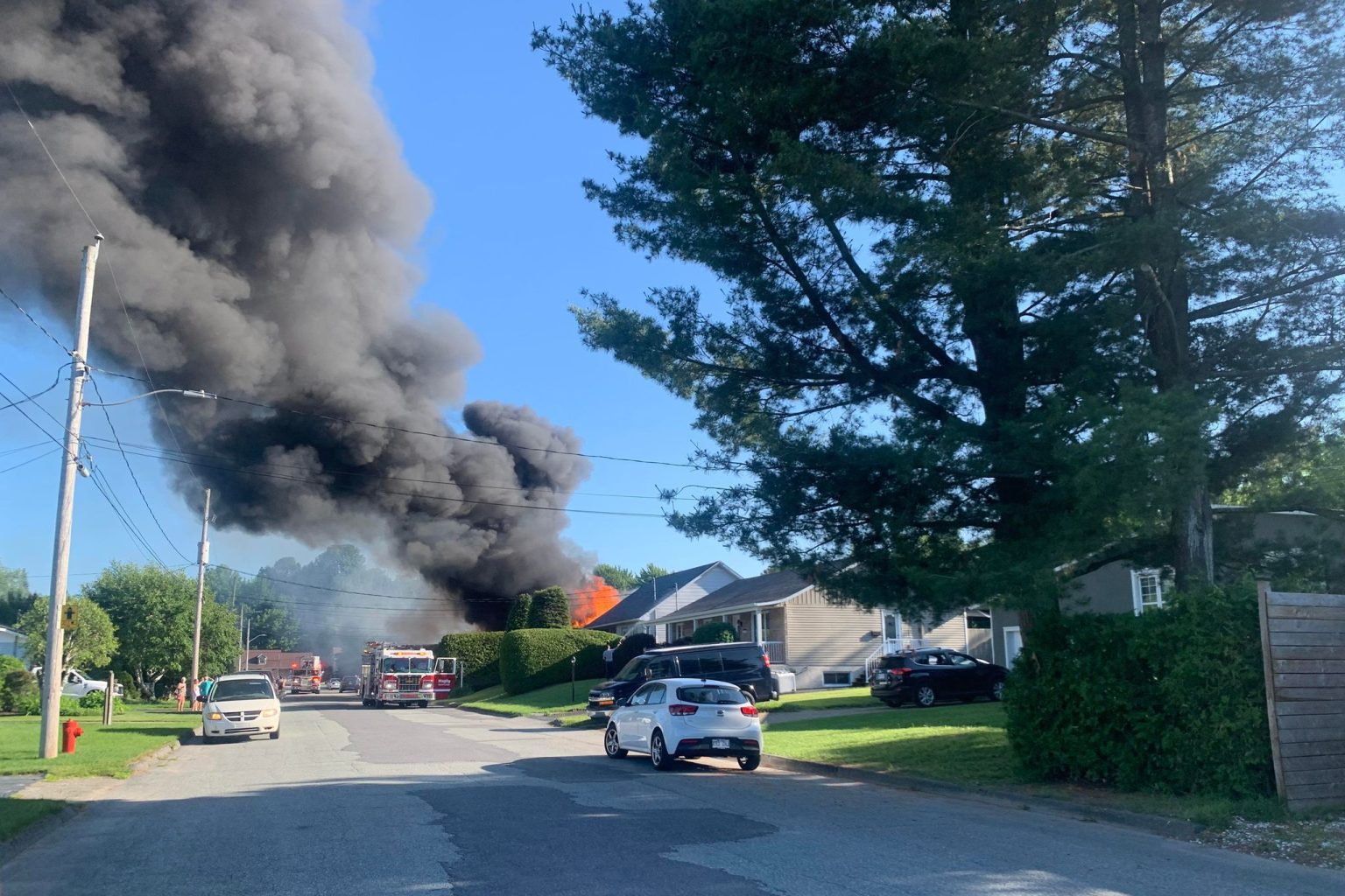 Incendie sur la rue du Rucher à Magog - Le Reflet du Lac