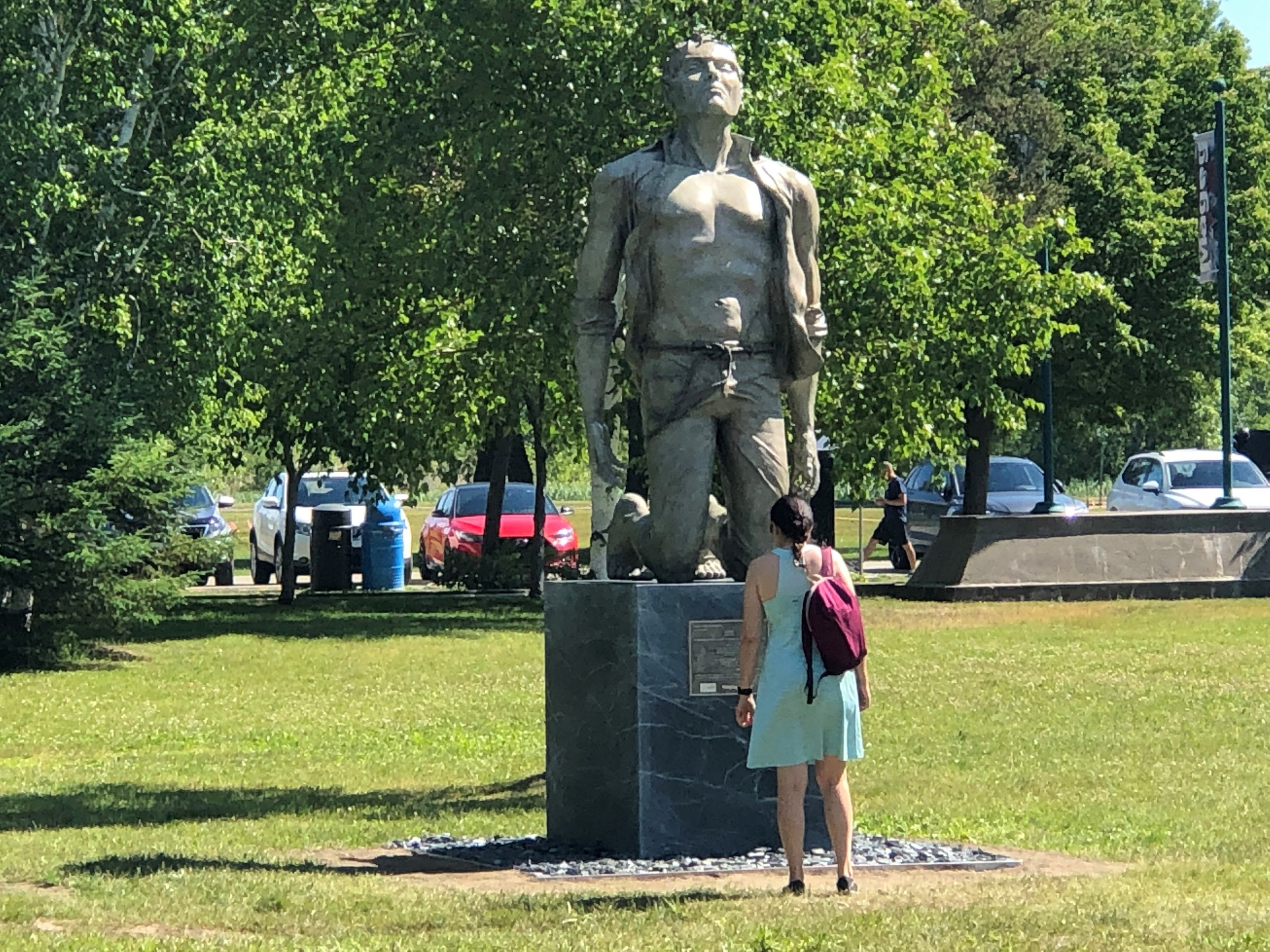 Magog hérite d'une imposante sculpture en bronze - Le Reflet du Lac