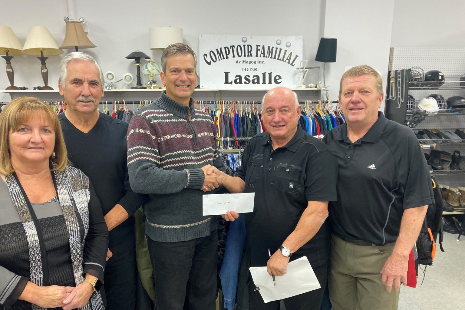 Le Comptoir familial de Magog franchit le cap des 100 000 $ en dons ...