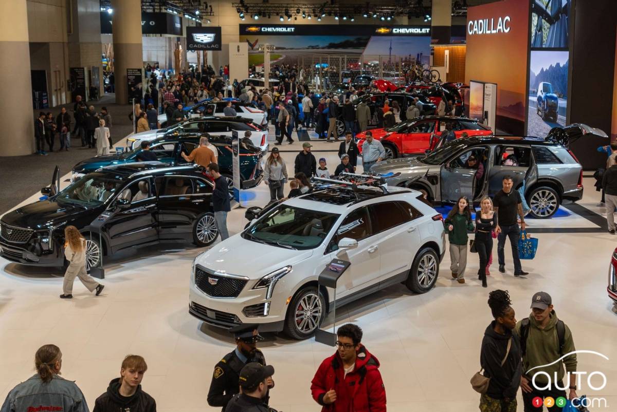 Moins de visiteurs en raison de la neige au Salon de l’auto de Toronto ...