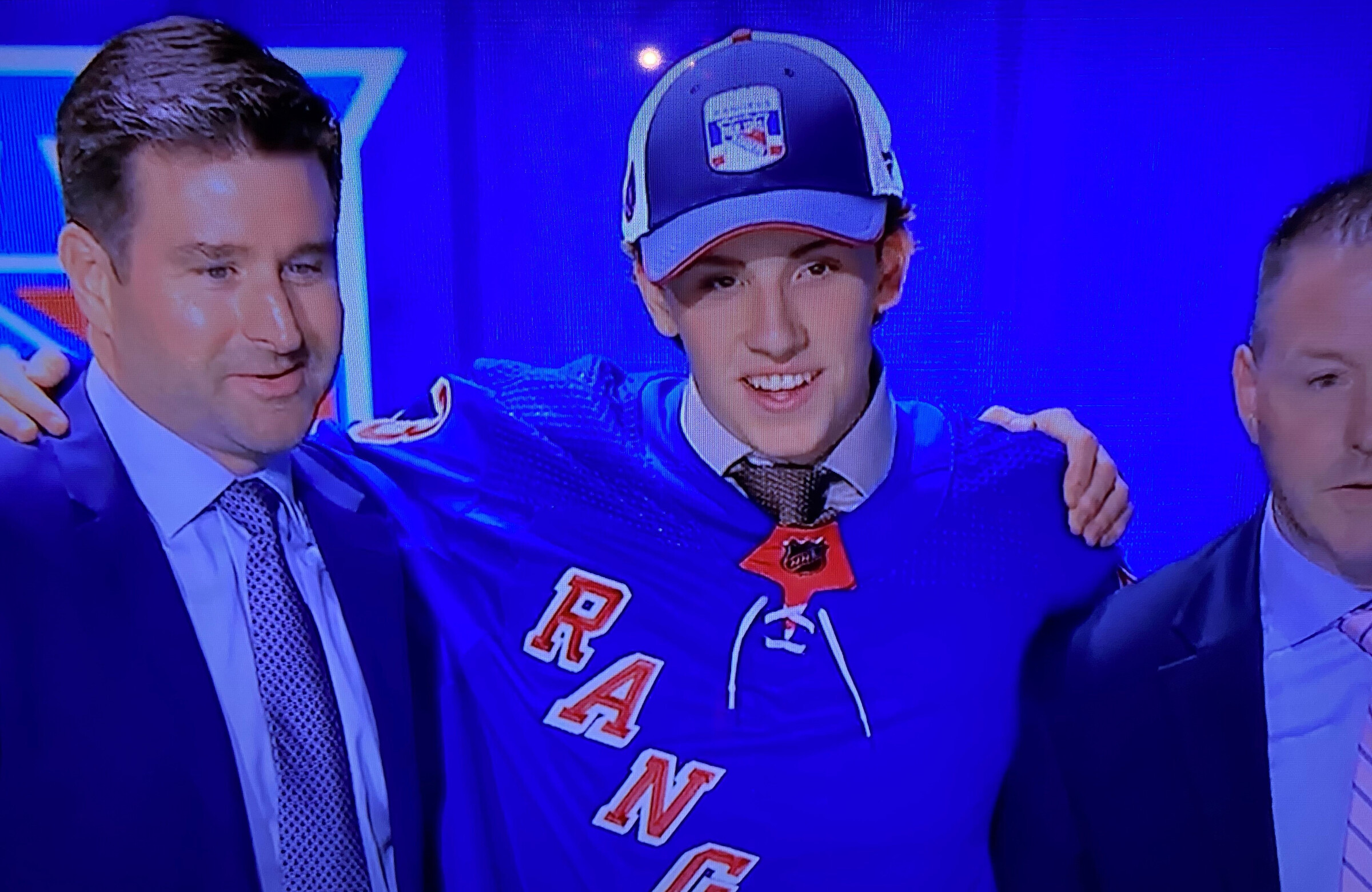 Gabriel Perreault signe un premier contrat avec les Rangers - Le Reflet ...