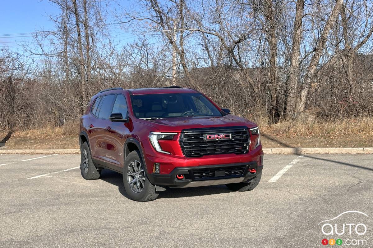 GMC Acadia AT4 2025, essai : l’aventure en toute confiance - Le Reflet ...