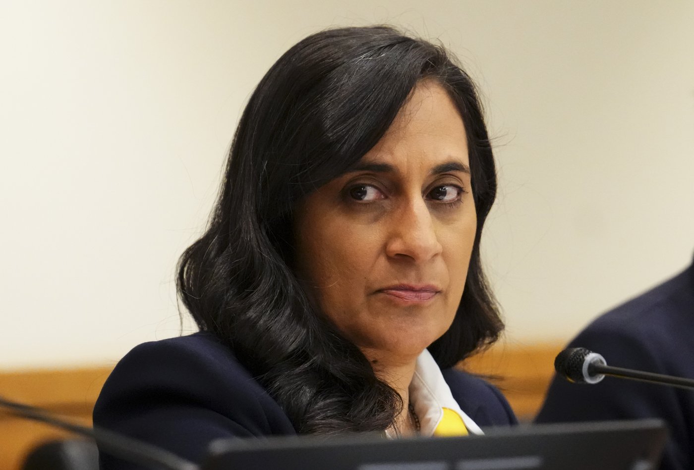 Anand adopte des approches différentes pour créer des ponts avec la ...