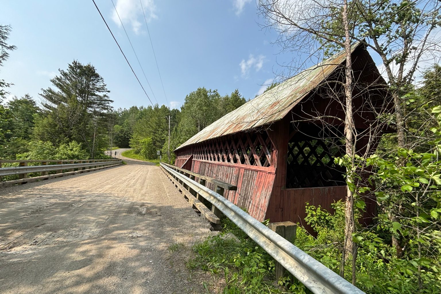 Le pont couvert de la Frontière sera revampé et conservé sur place - Le ...