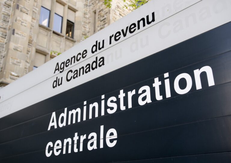 Revenu Canada: le tiers des bureaux vont manquer de places, dit le ...