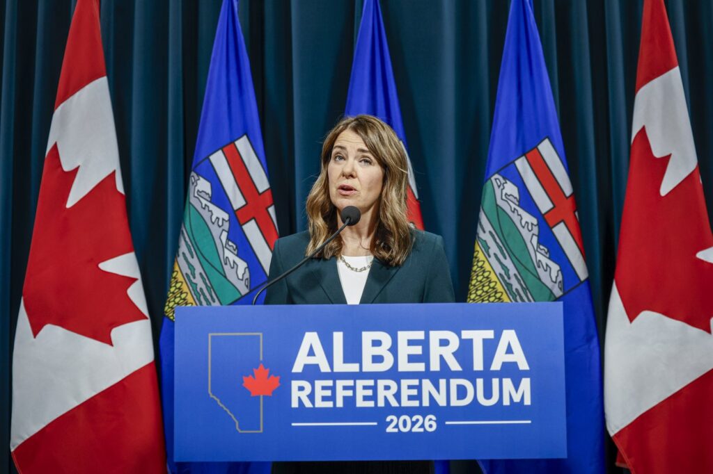 Danielle Smith et son cabinet ont officialisé la question du référendum ...